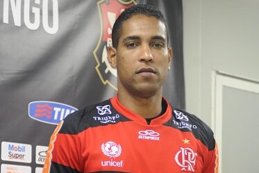 Cléber Santana, morto na tragédia da Chape, ganha homenagem especial ...