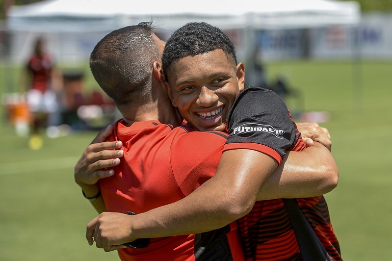 Contrato de Daniel Sales com Flamengo é estendido até 2028 - MundoBola