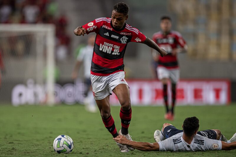 Flamengo recusa nova oferta do Palace, que já prepara proposta maior ...