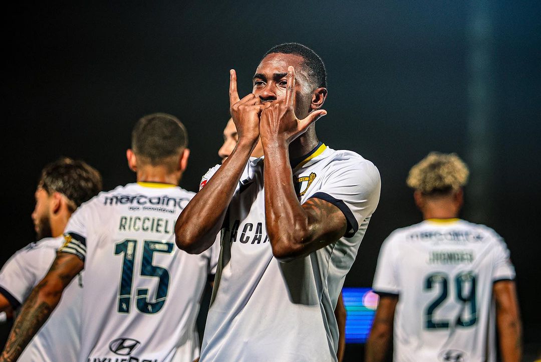 Ex-Flamengo: Otávio vira herói em Portugal e marca primeiro gol como ...