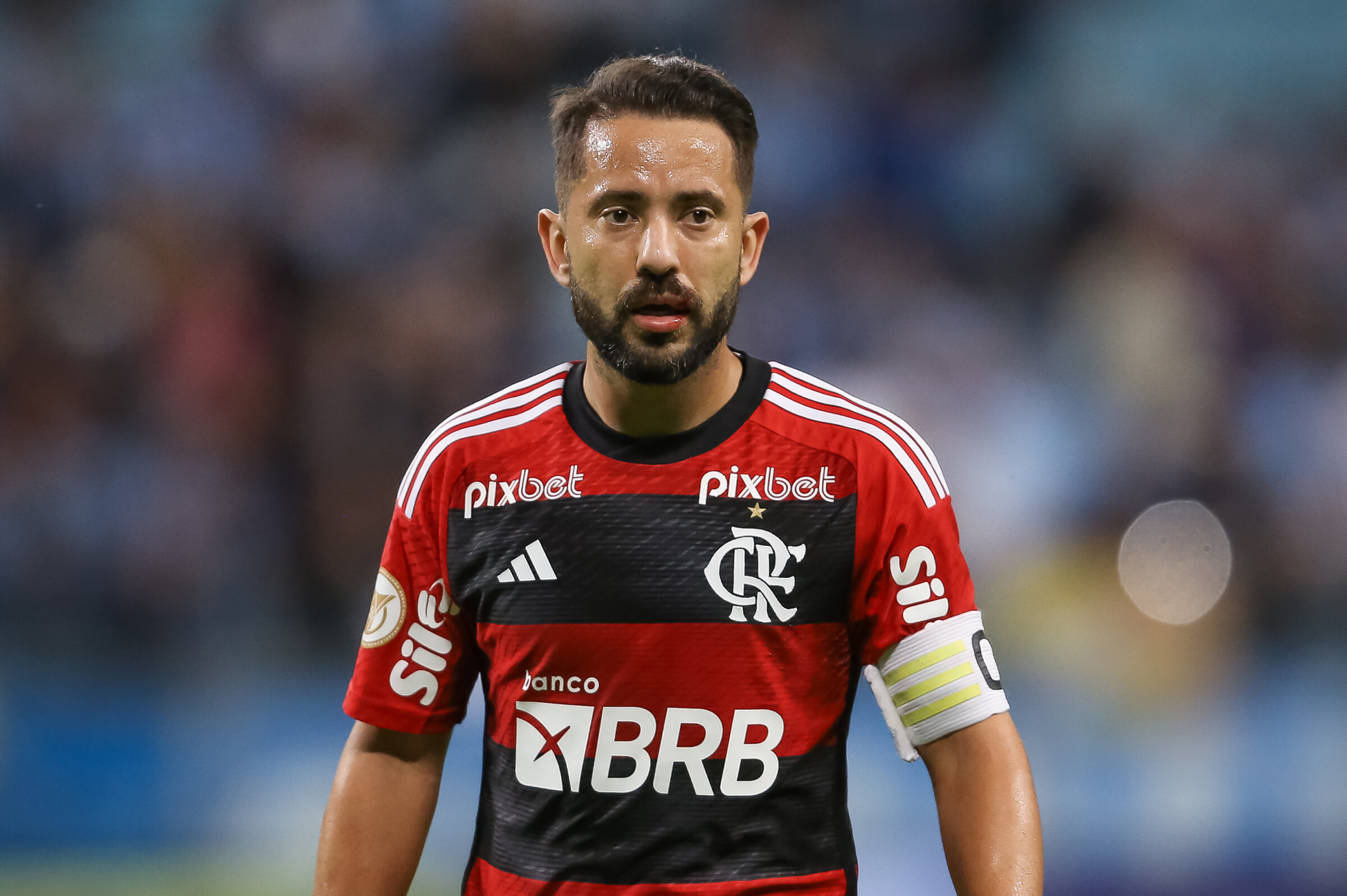 Everton Ribeiro pediu 2 anos ao Flamengo por 'brecha Bruno Henrique'