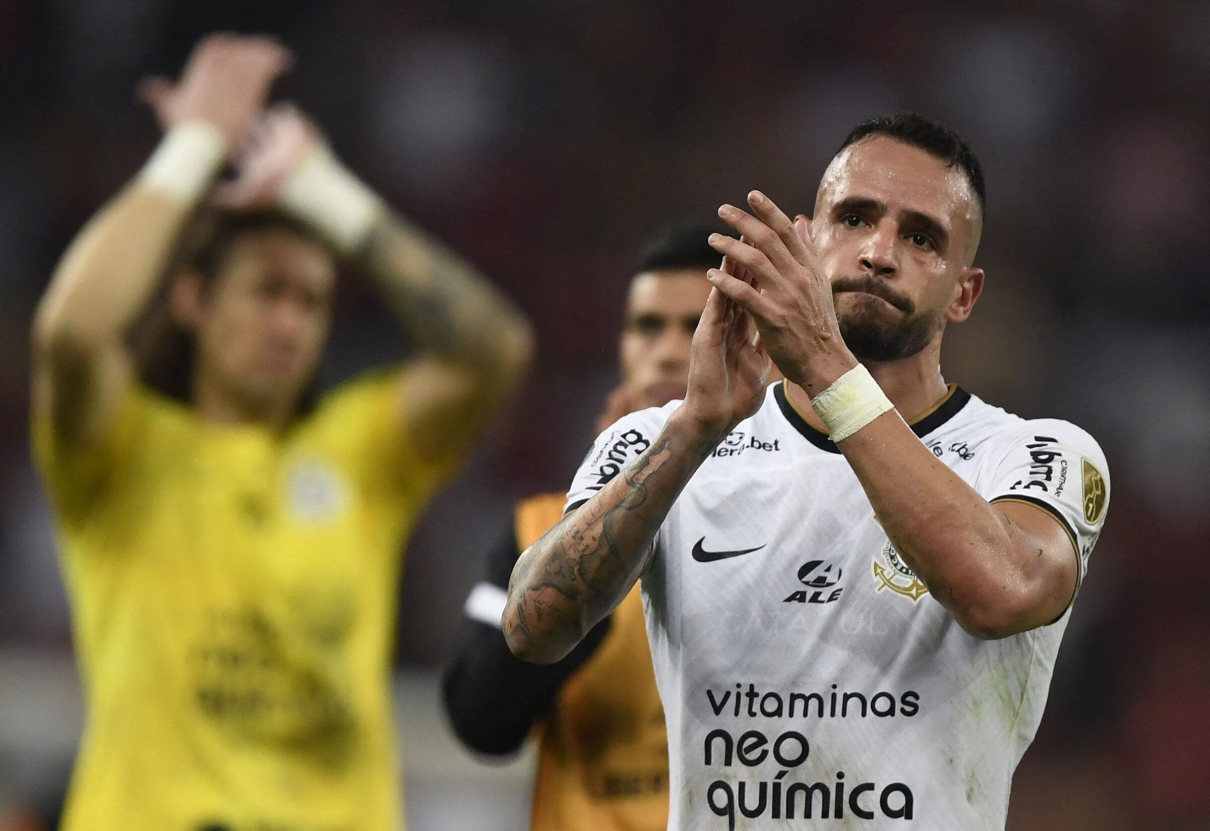 Renato Augusto, ex-Flamengo, indica saída do Corinthians