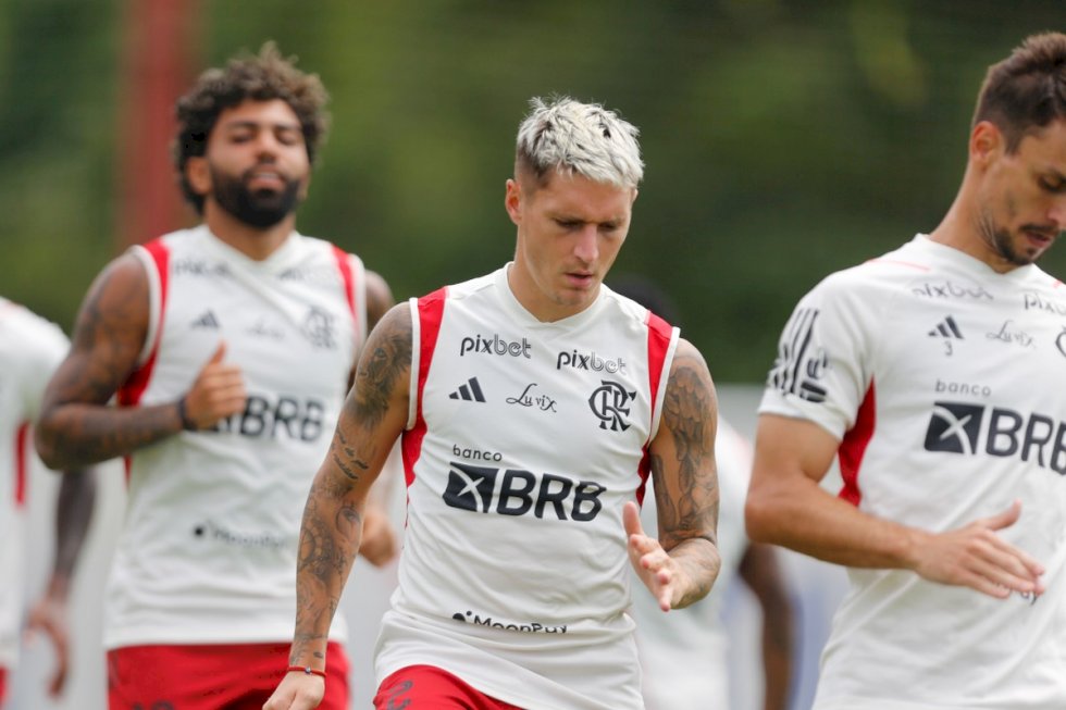 Jogador do Flamengo desmente perfil no Instagram - Mundo Bola