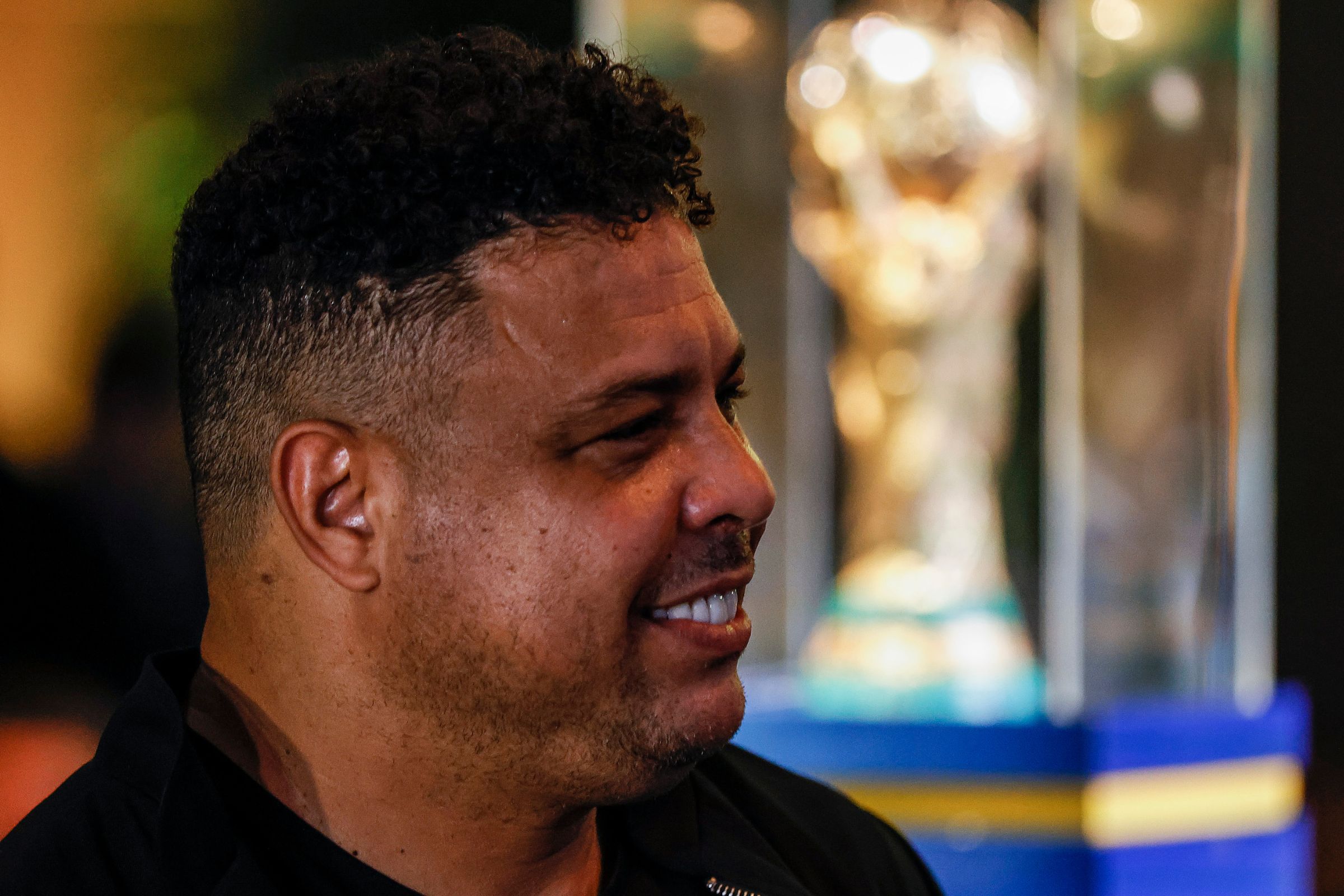 Ronaldo Fenômeno estará presente na despedida de Adriano Imperador - MundoBola