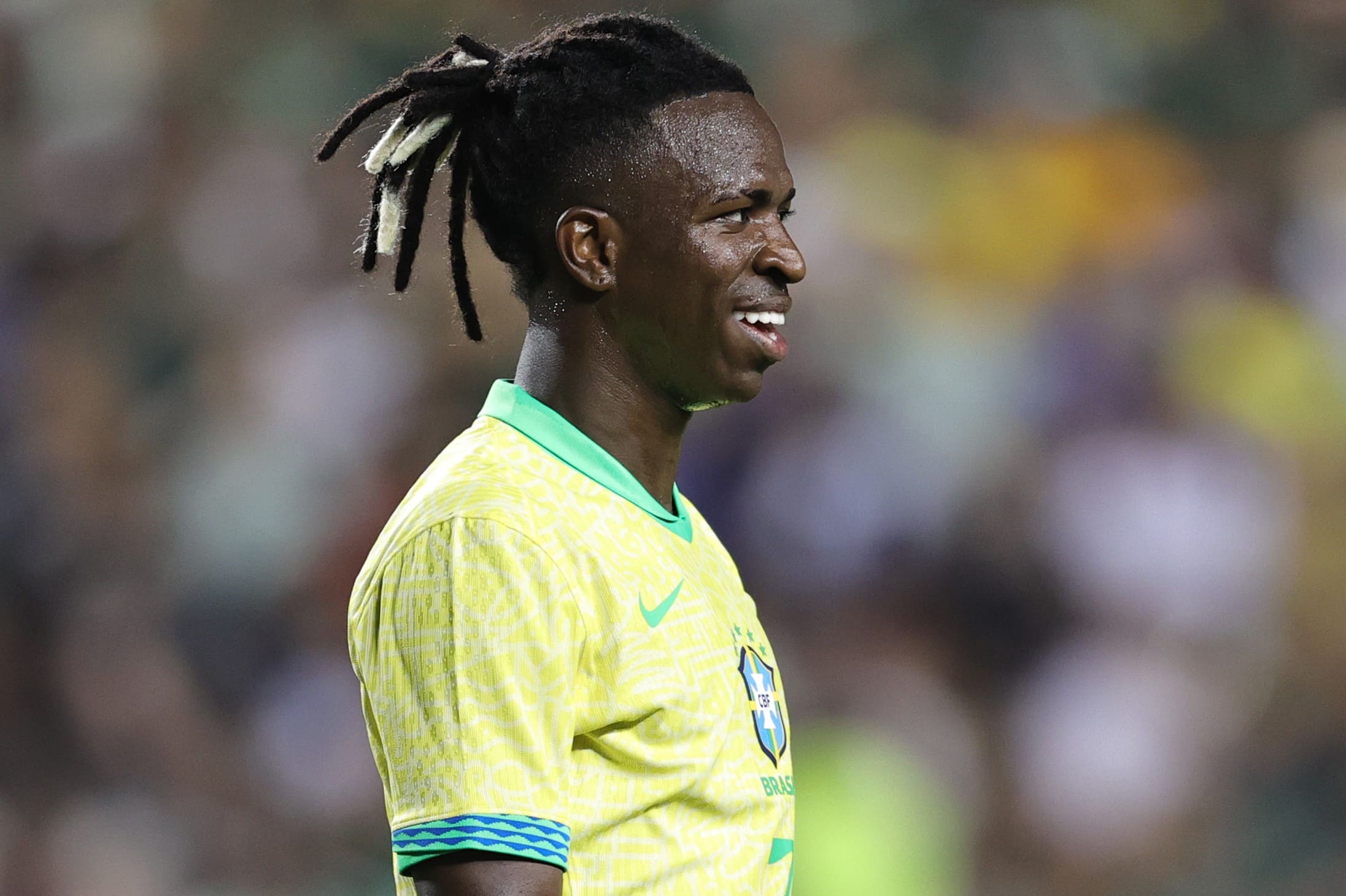 Torcedores vão à loucura com Vini Jr em Brasil x México: 'Melhor do mundo'