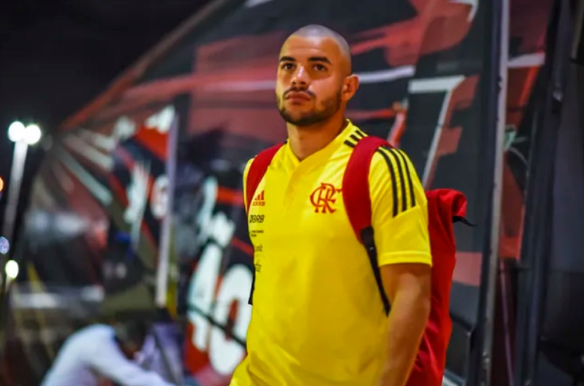 Flamengo libera Daniel Cabral, mas traça estratégia para lucrar - MundoBola