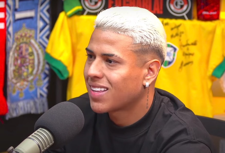 Matheus Martins quebra o silêncio sobre suposto interesse do Flamengo - MundoBola