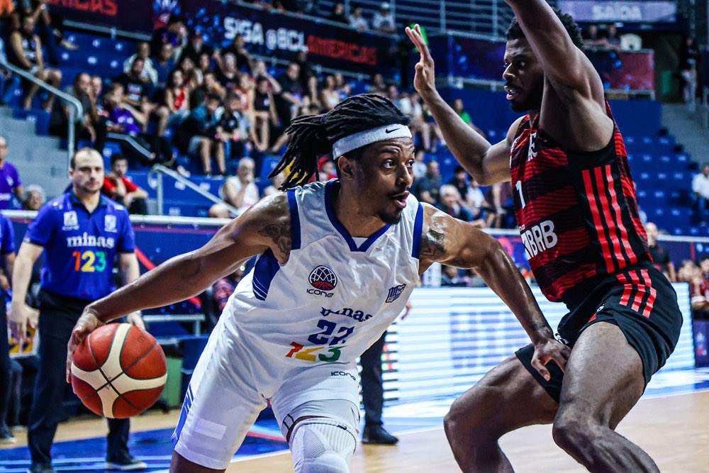 Flamengo anuncia Shaq Johnson como novo reforço - MundoBola