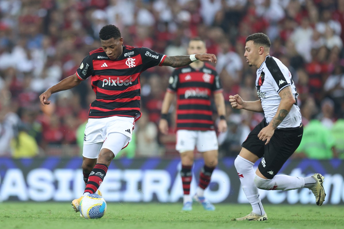 Vasco tem desfalques para enfrentar Flamengo; confira provável ... Vasco tem desfalques para enfrentar Flamengo; confira provável ...