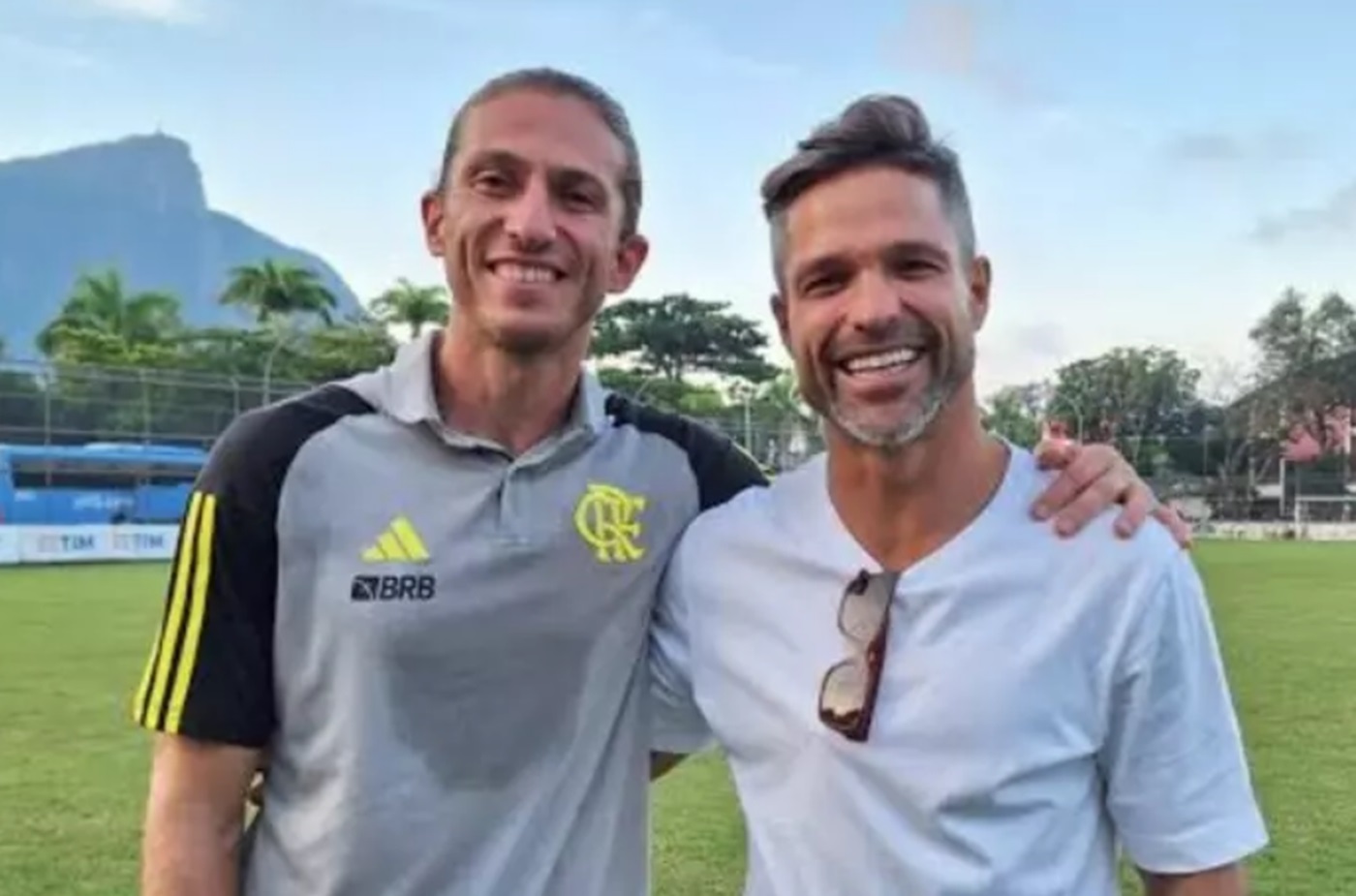 Filipe Luís e Diego Ribas disputam 'amistoso de Carnaval' no Rio ...