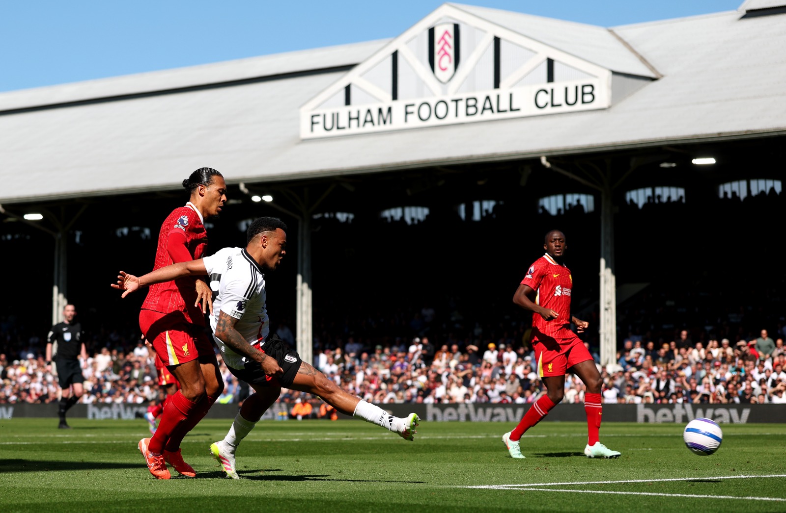 Rodrigo Muniz faz golaço e Fulham vence o Liverpool na Premier League ...